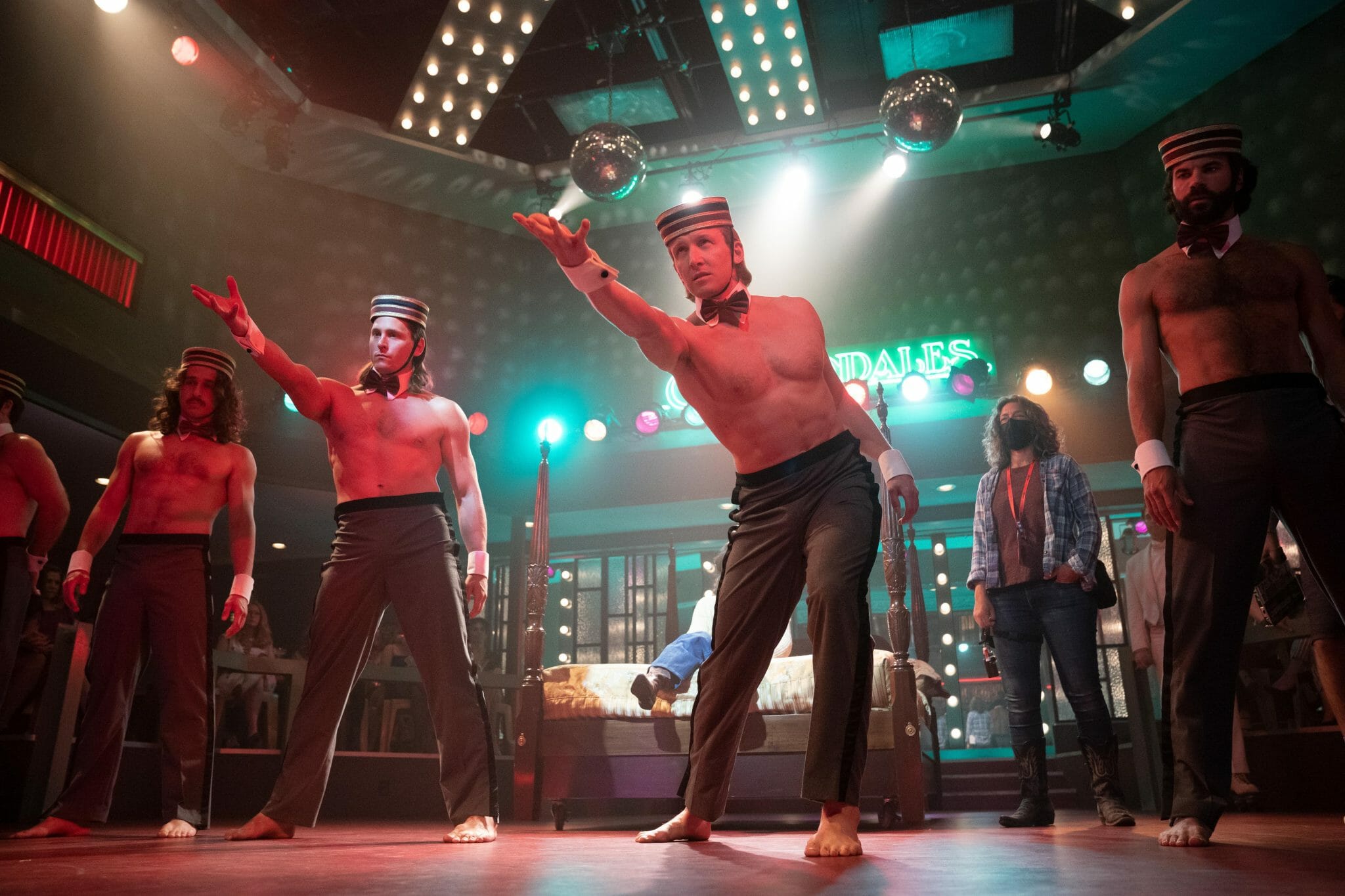 FIRST LOOK: Murray Bartlett’s Nick De Noia shares a kiss with his lover ...