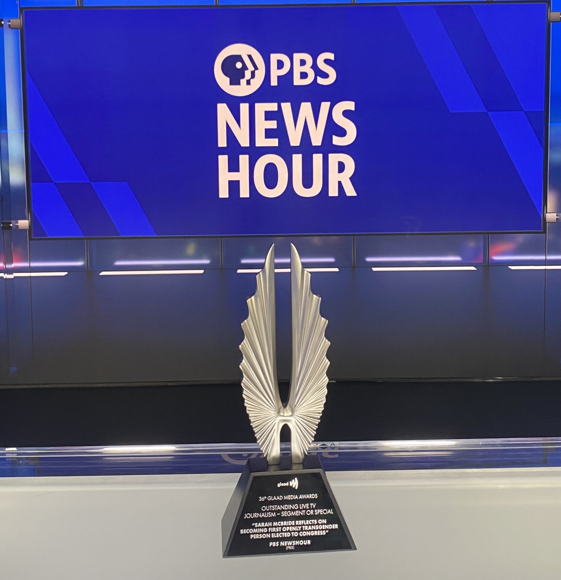 ‘PBS NewsHour’ Presented with 36th GLAAD Media Award for Outstanding ...